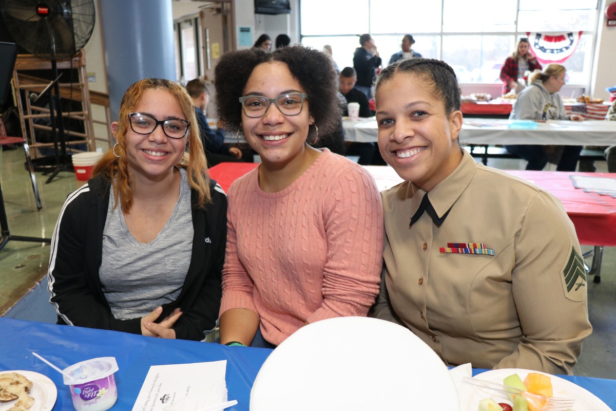Heritage Middle School Hosts Annual Veterans Day Breakfast - Heritage Middle School - NECSD